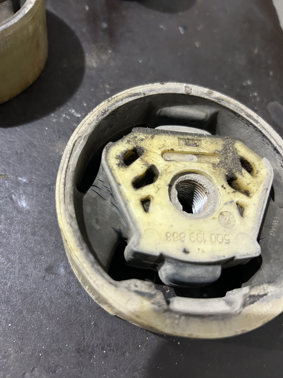 5️⃣7️⃣ Сайлентблоки подрамника VAG 5Q0198037A — Skoda Octavia A7 Mk3, 1 ...