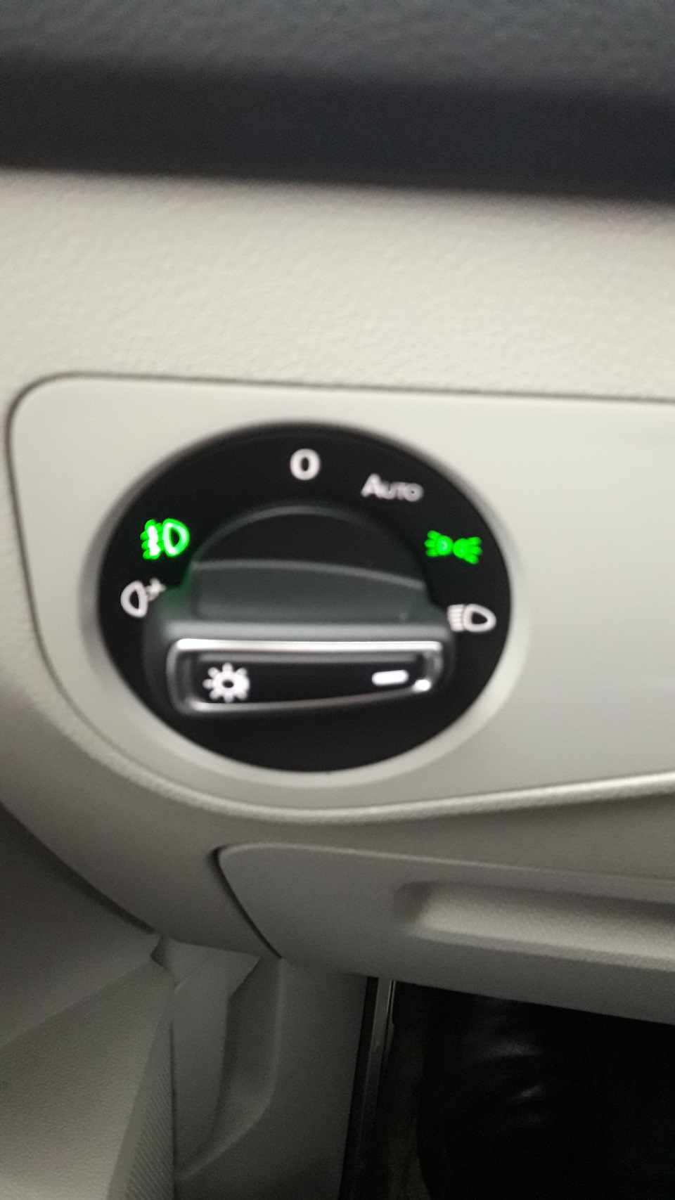 Skoda — simply clever, Volkswagen — Volkswagen? — Volkswagen Tiguan (2G ...