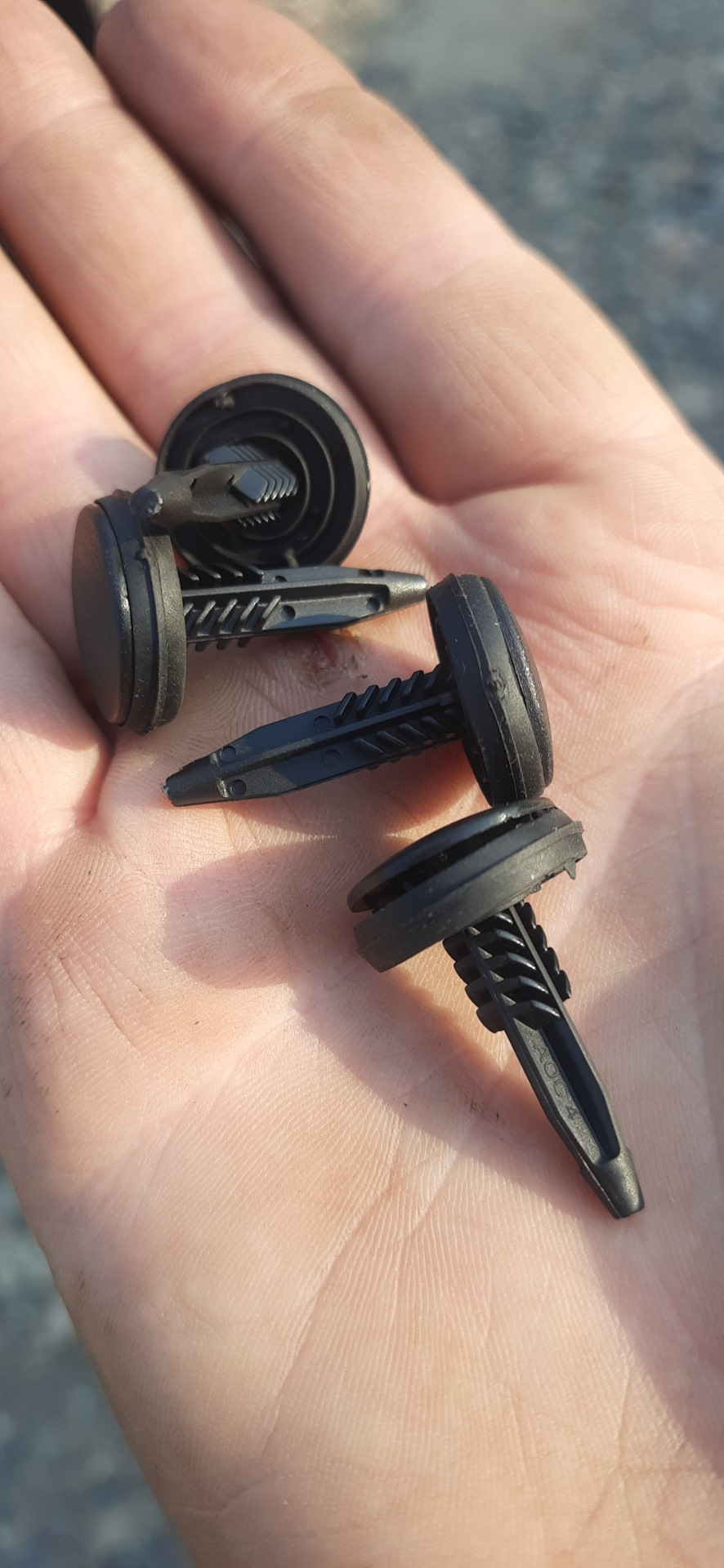 Клипса крепежная — Opel Mokka (1G), 1,7 л, 2013 года | аксессуары | DRIVE2