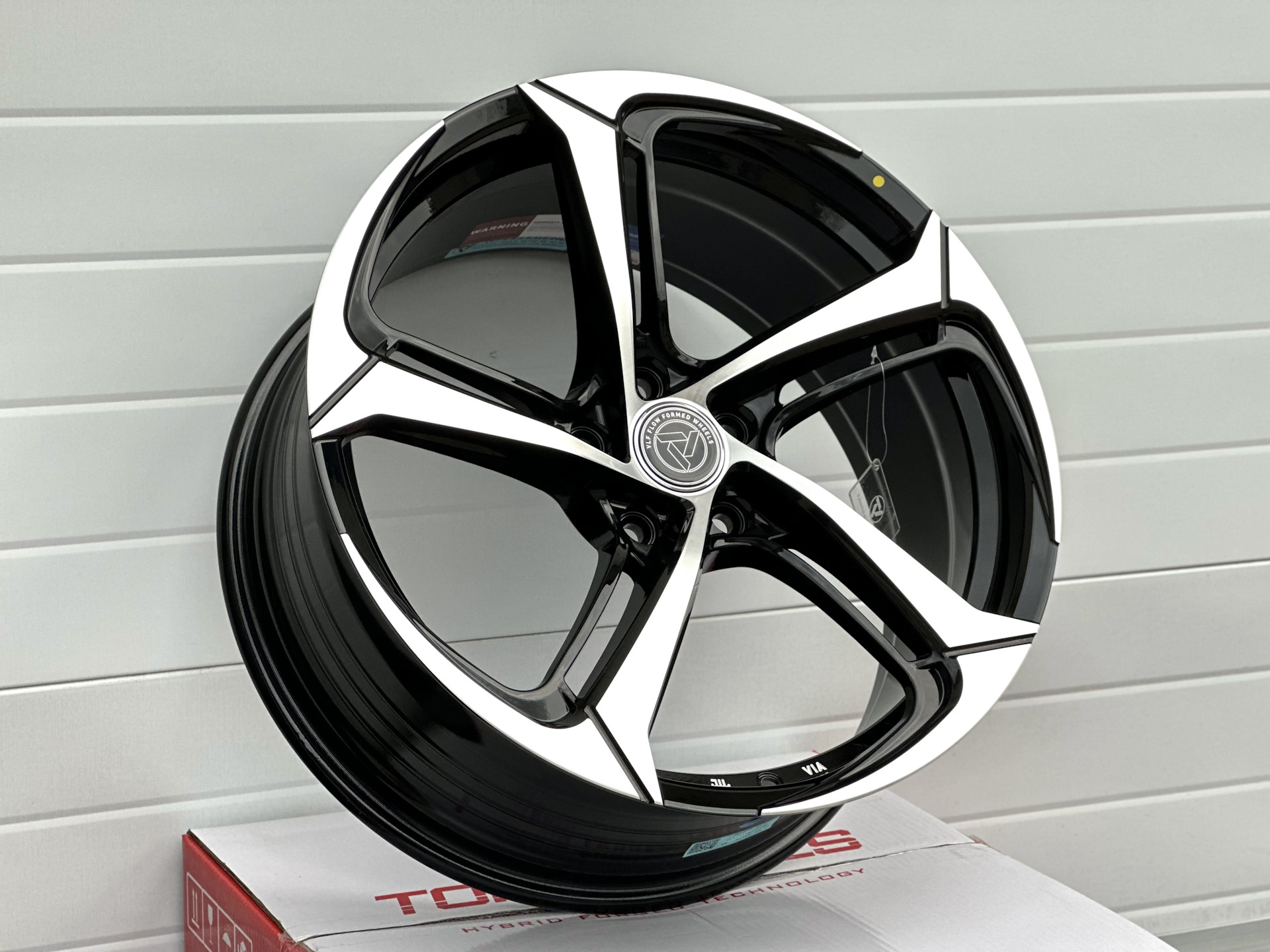 Диски Wheelegend, новой премиальной серии ULF "Ultra Light Flowform ...