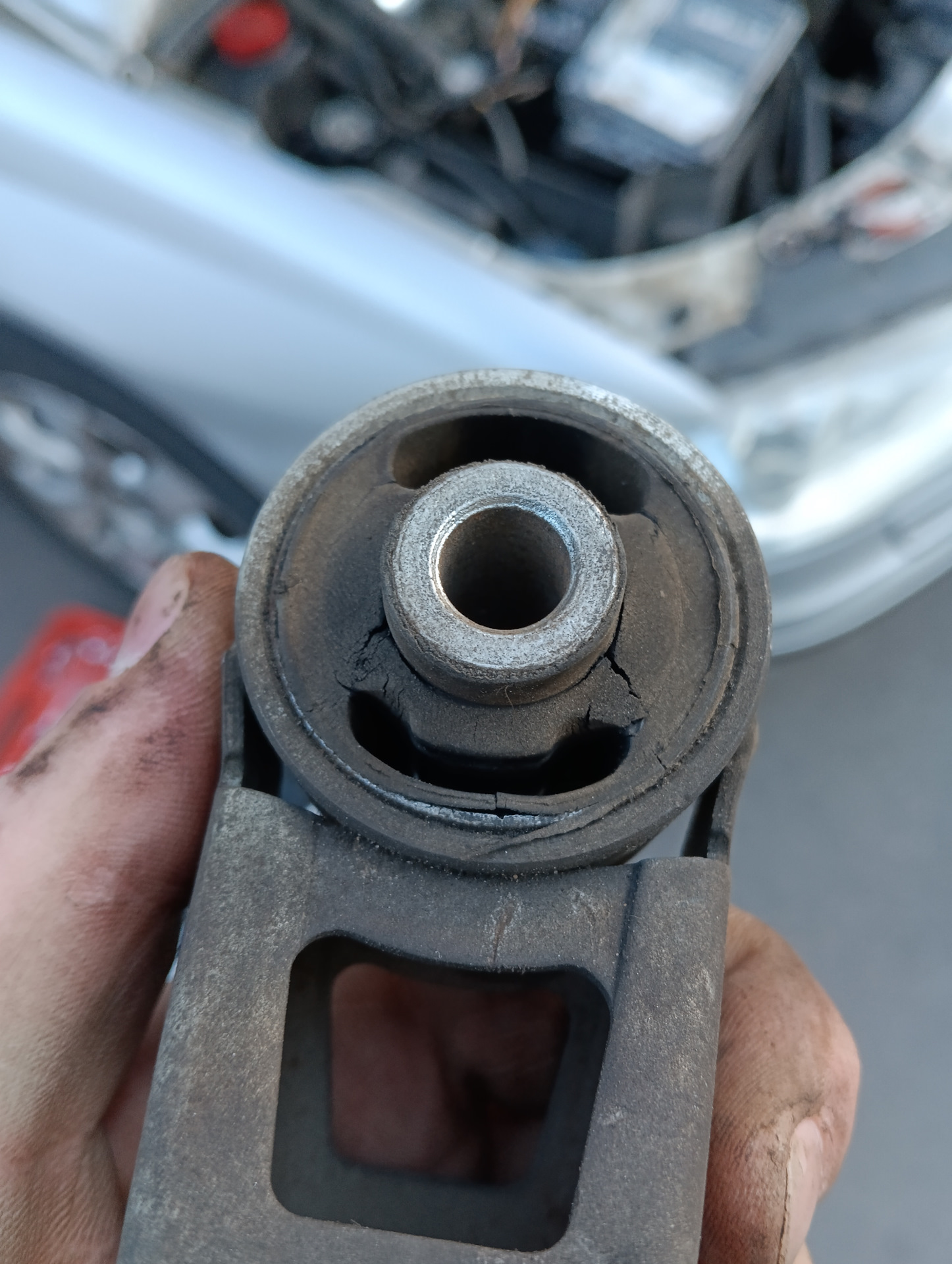 Подушка двигателя и развальная тяга — Peugeot 406, 1,8 л, 2002 года ...