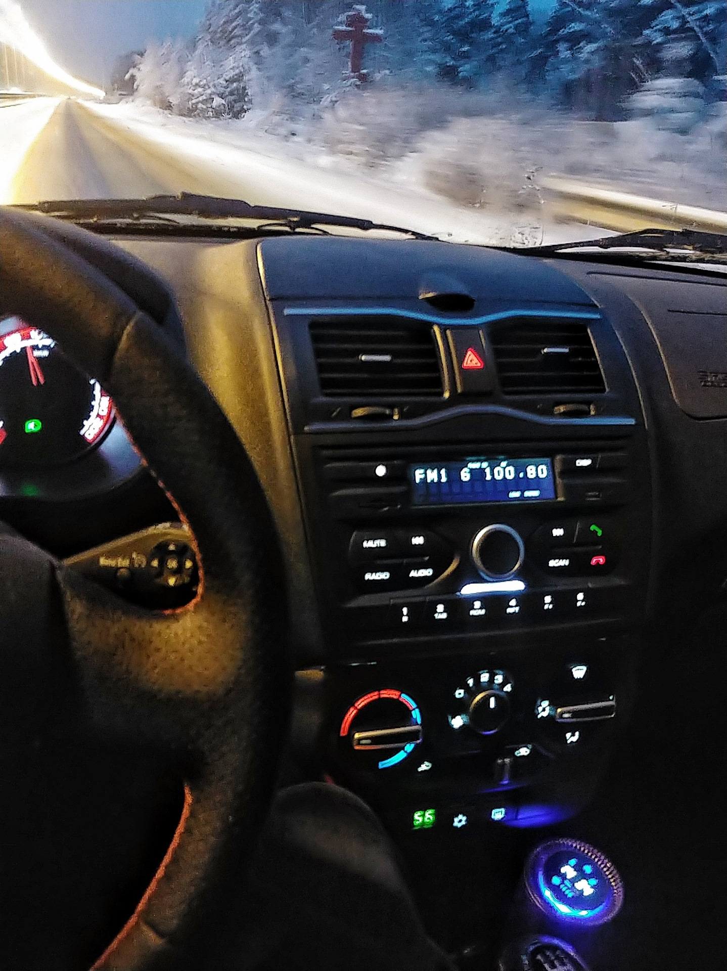 Не греемся. Никогда такого не было и вот опять. — Lada Гранта Drive Active, 1,6 л, 2022 года ...