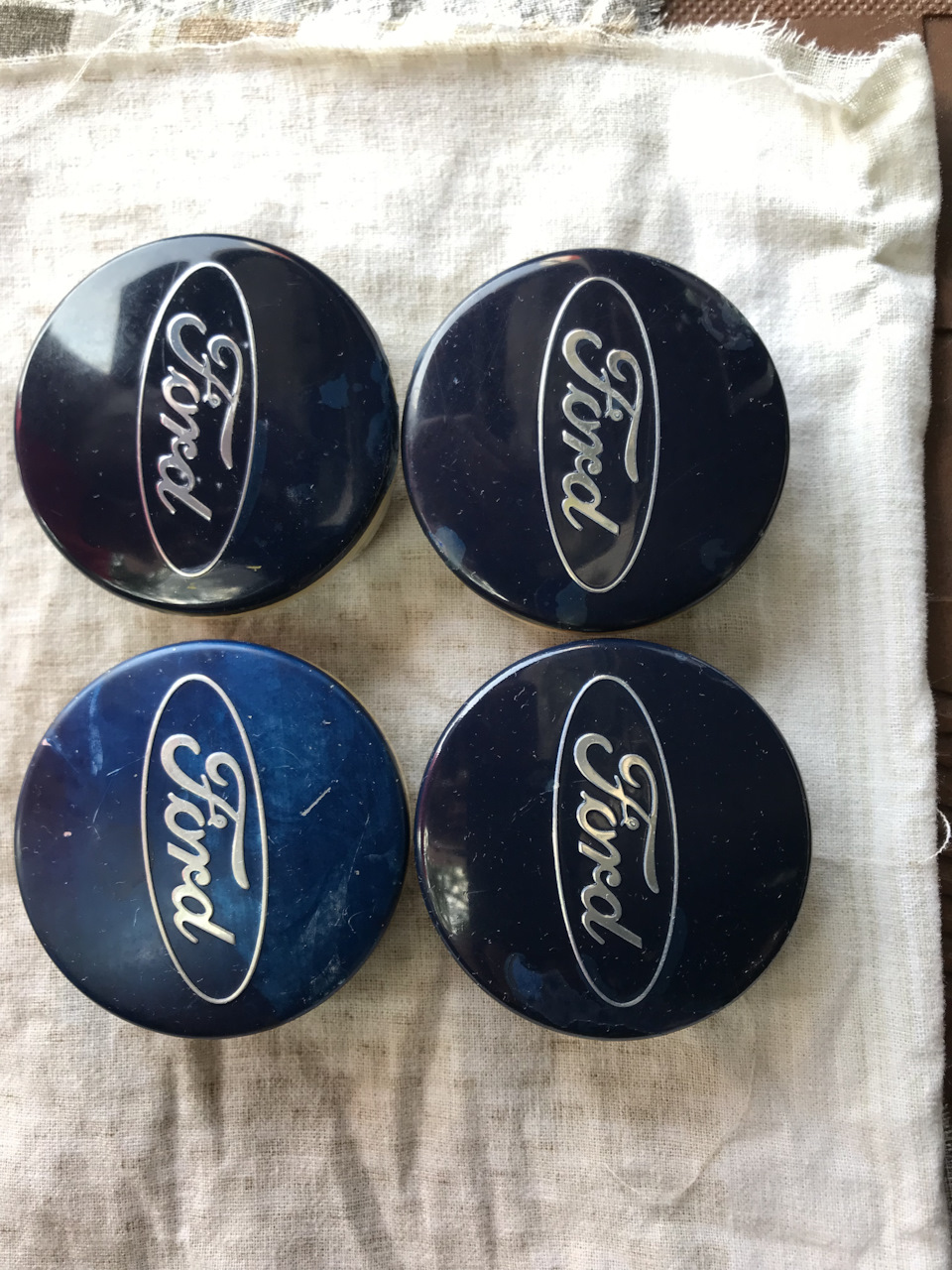 Продам колпачки на диски Форд ! — Ford Focus Hatchback I, 2 л, 2004 ...