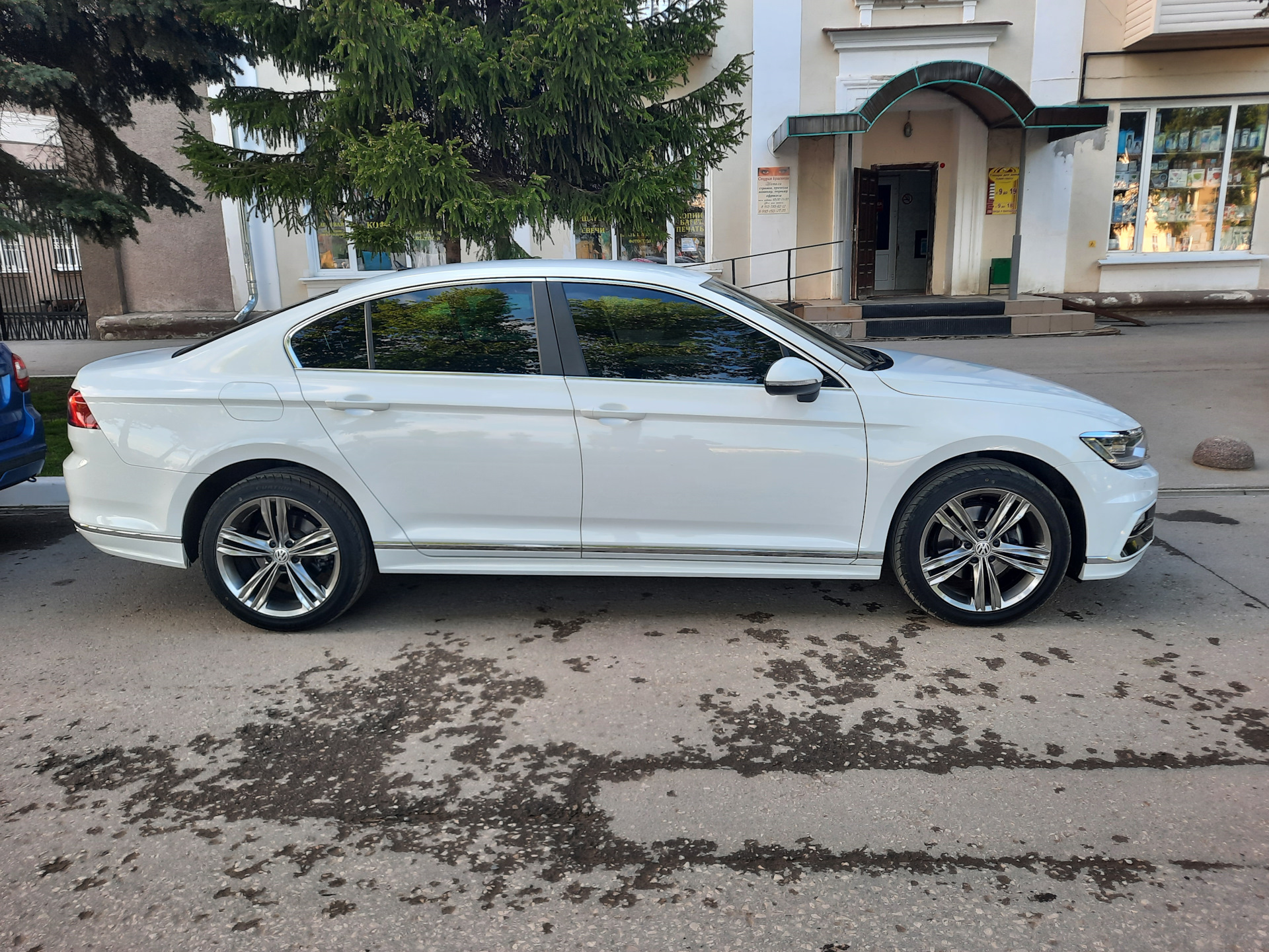 Passat B8 R- Line на дисках Serbing R18 — Volkswagen Passat B8, 1,8 л ...