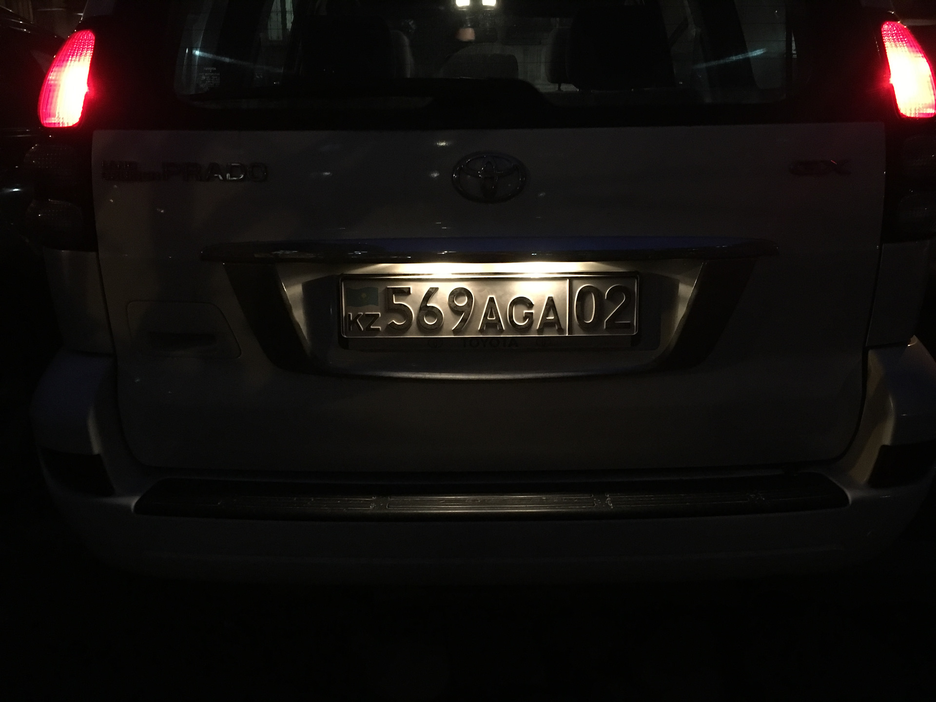 Ремонт подсветки номерного знака + мелочи — Toyota Land Cruiser Prado ...
