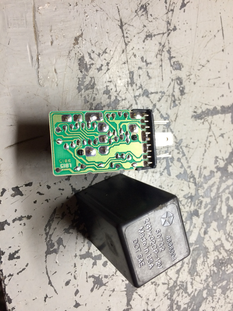 4686094 Реле поворотов Grand Voyager CHRYSLER | Запчасти на DRIVE2