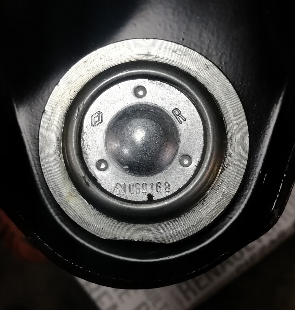 176. ( Замена Левого Рычага + Правой Шаровой 232.692 км ) — Renault ...