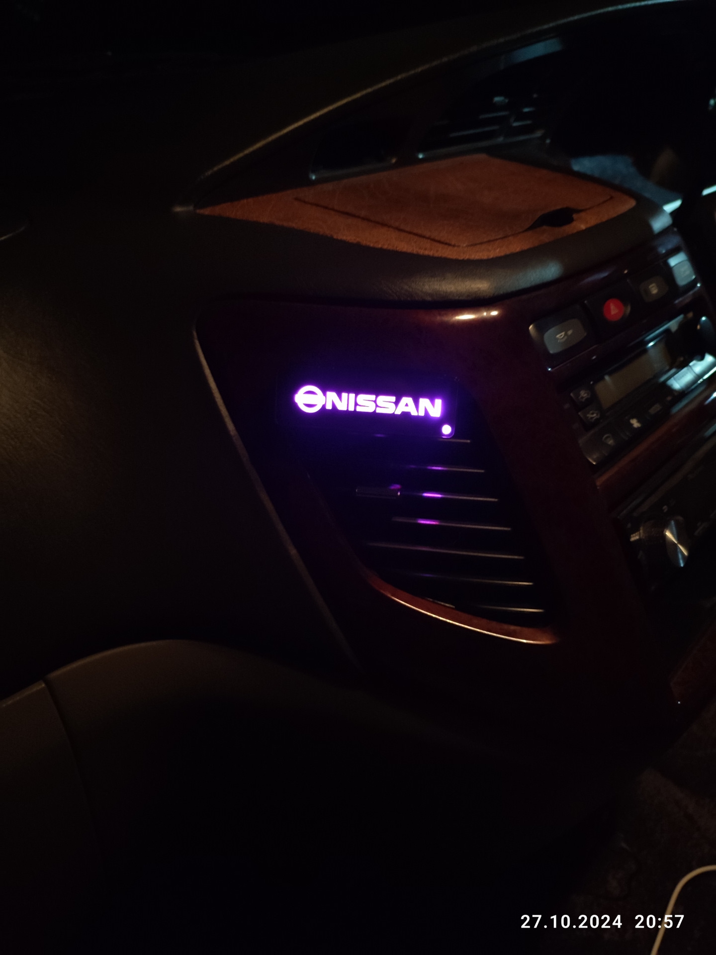 Мелочь, а приятно. — Nissan Elgrand (E50), 3,2 л, 1998 года | аксессуары | DRIVE2