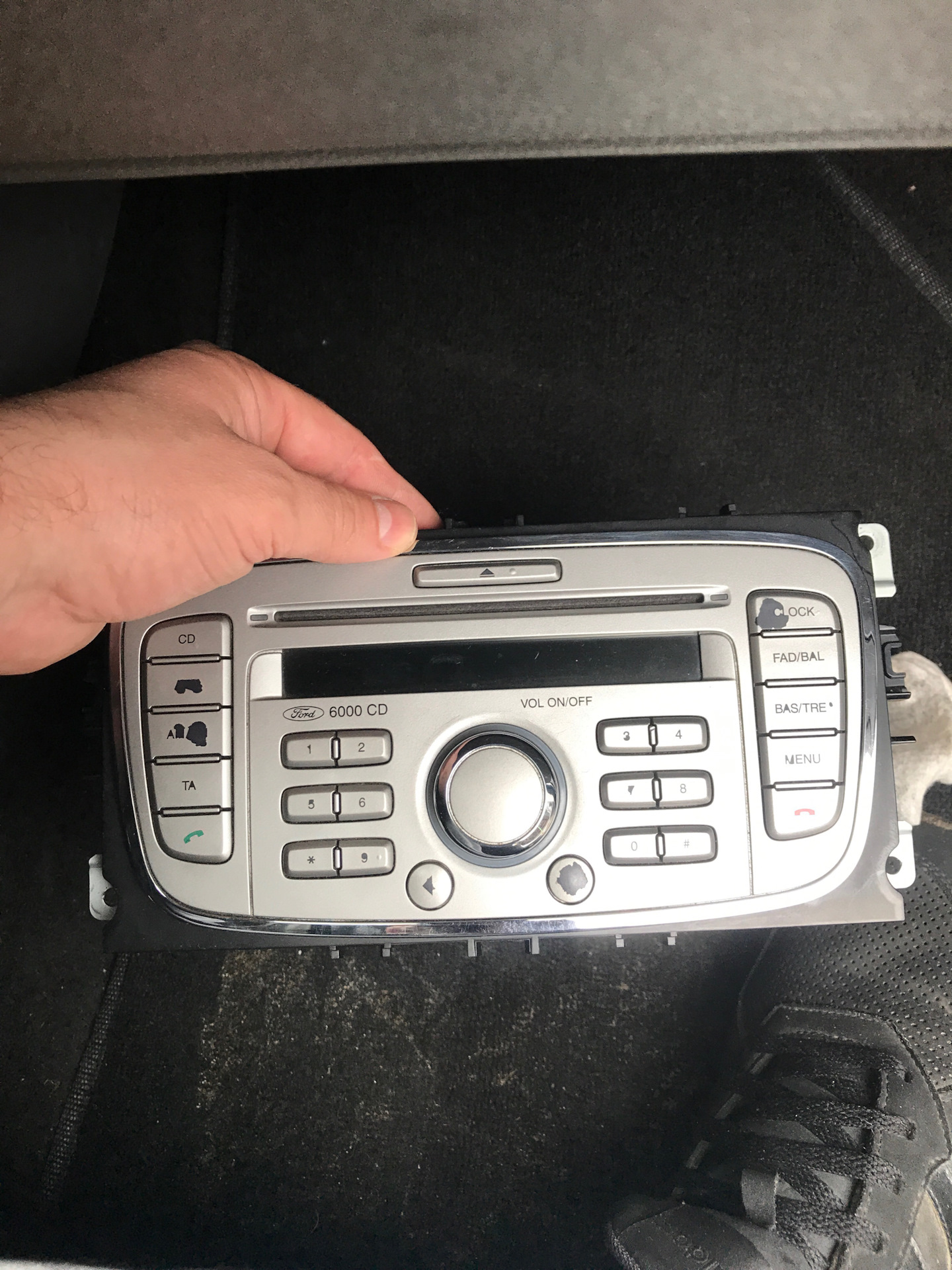 Замена 6000cd на Sony mp3 — Ford Focus Hatchback II, 1,4 л, 2008 года ...