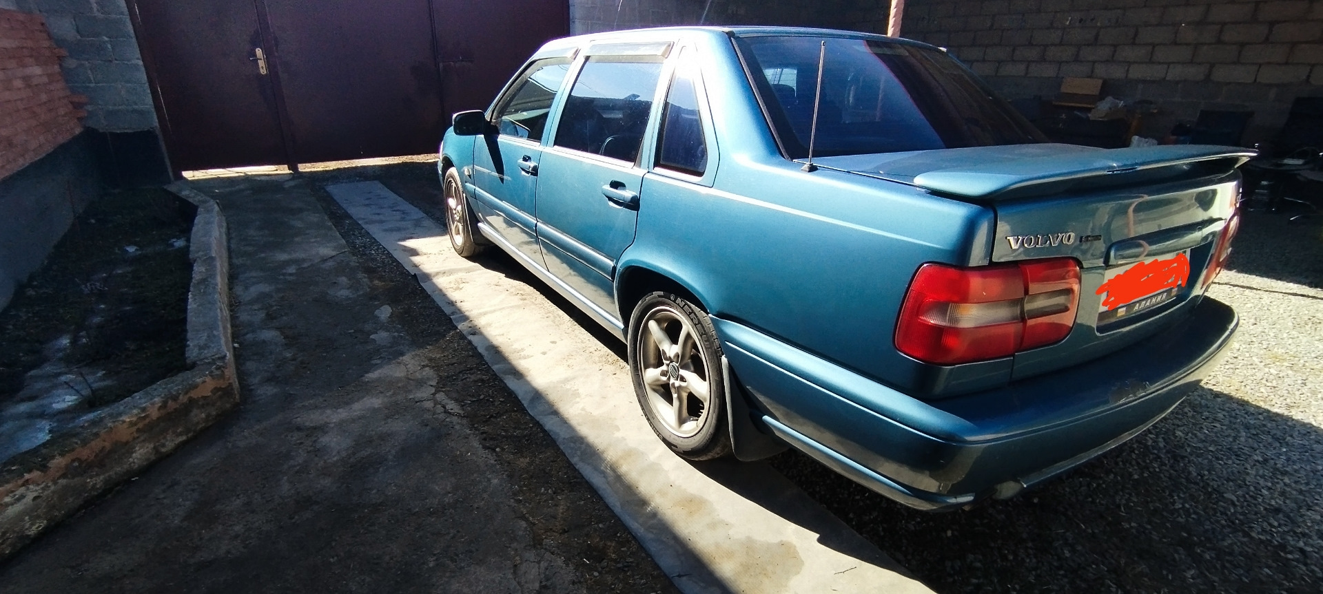 Продолжение про кнопки открытия багажника и бензобака. — Volvo S70, 2,5 ...