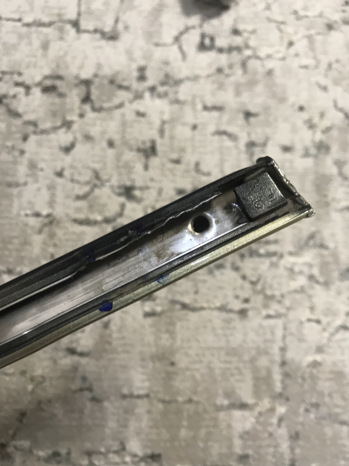 Молдинг двери нижний (металл-резина) и замена старых клипс — Toyota ...