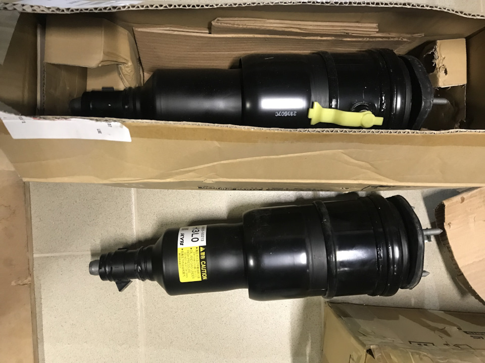 Двойня — Lexus LS 600h, 5 л, 2010 года | запчасти | DRIVE2