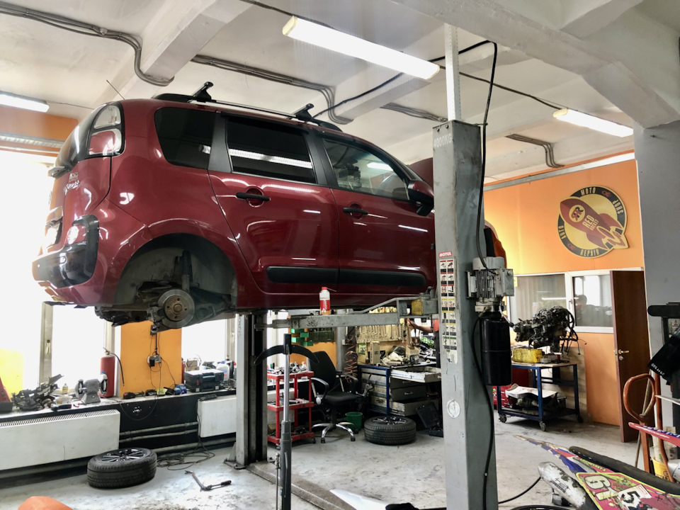 С/блоки задней балки — Citroen C3 Picasso, 1,6 л, 2012 года | плановое ...