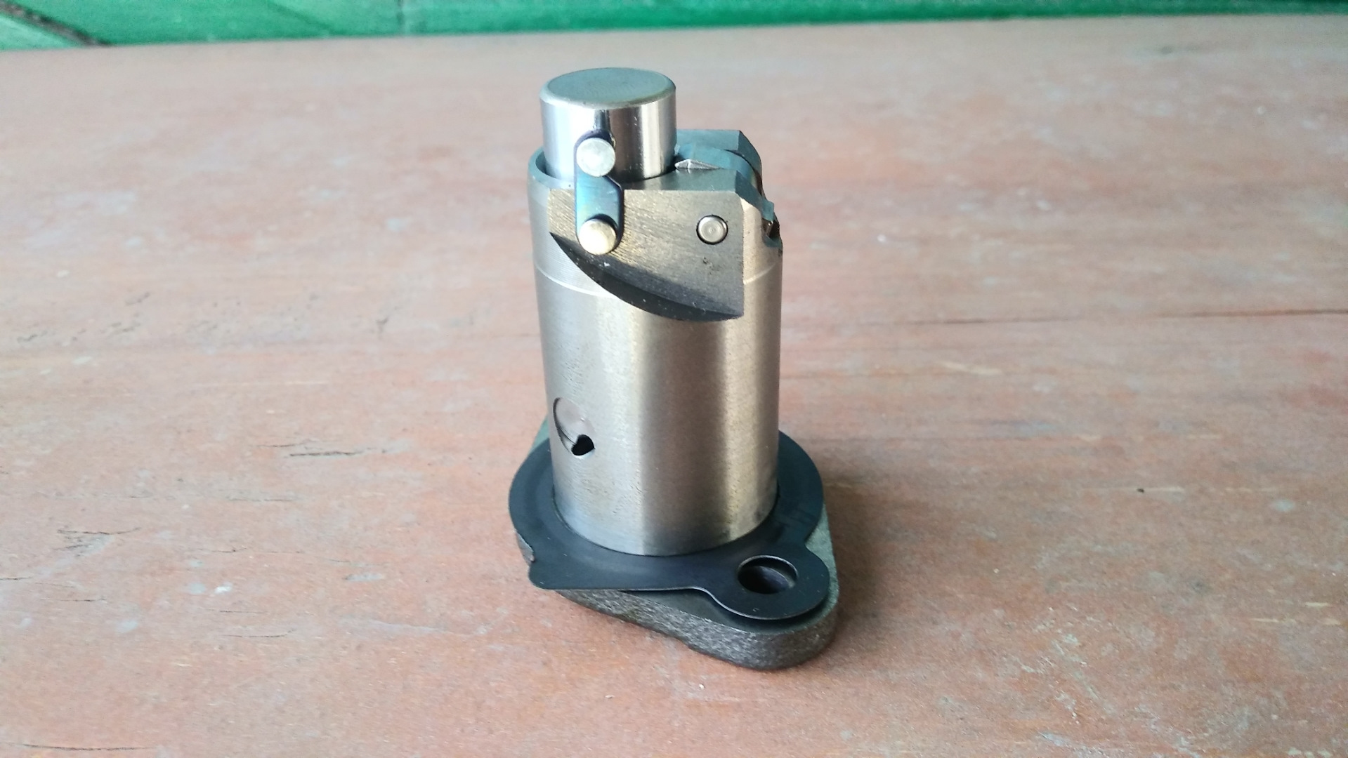 Замена гидронатяжителя цепи — Toyota RAV4 (II), 2 л, 2004 года ...