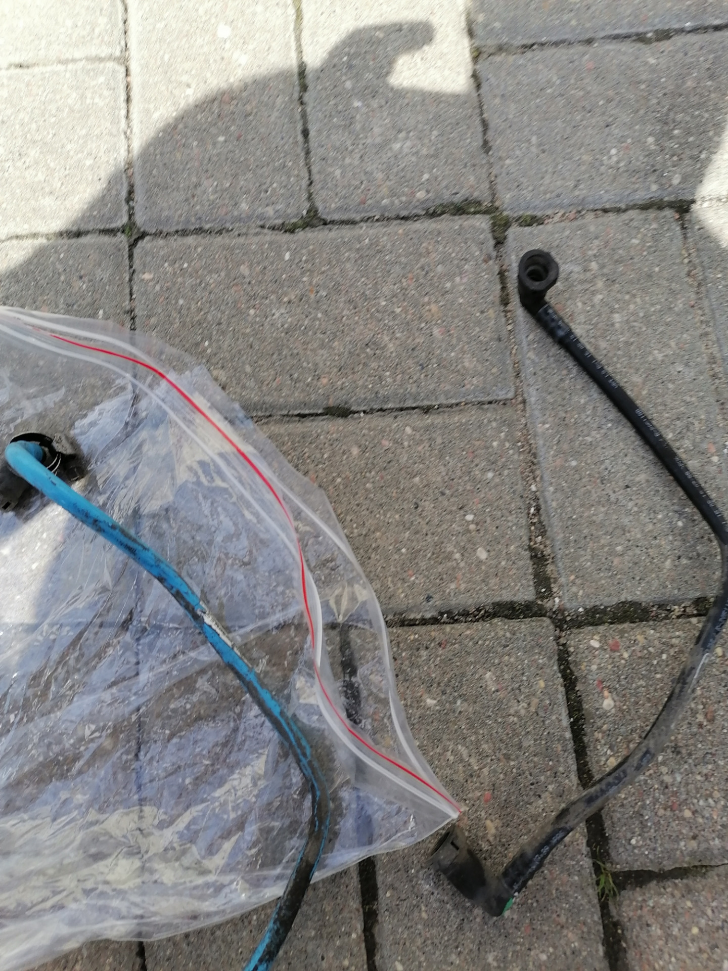 Замена топливных трубок — Volkswagen Jetta VI, 1,6 л, 2013 года | визит ...