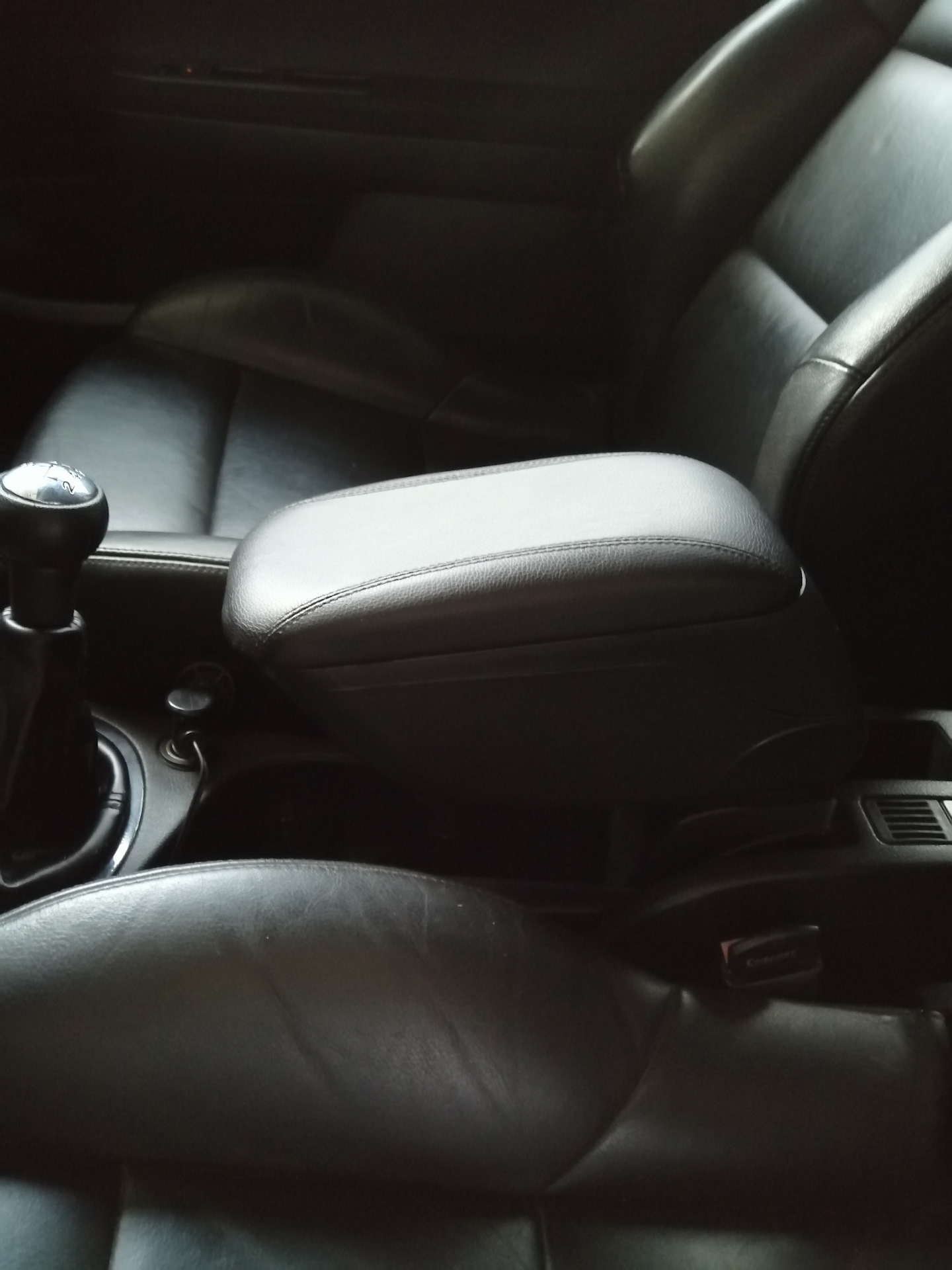 Подлокотник — Peugeot 307, 2 л, 2003 года | аксессуары | DRIVE2