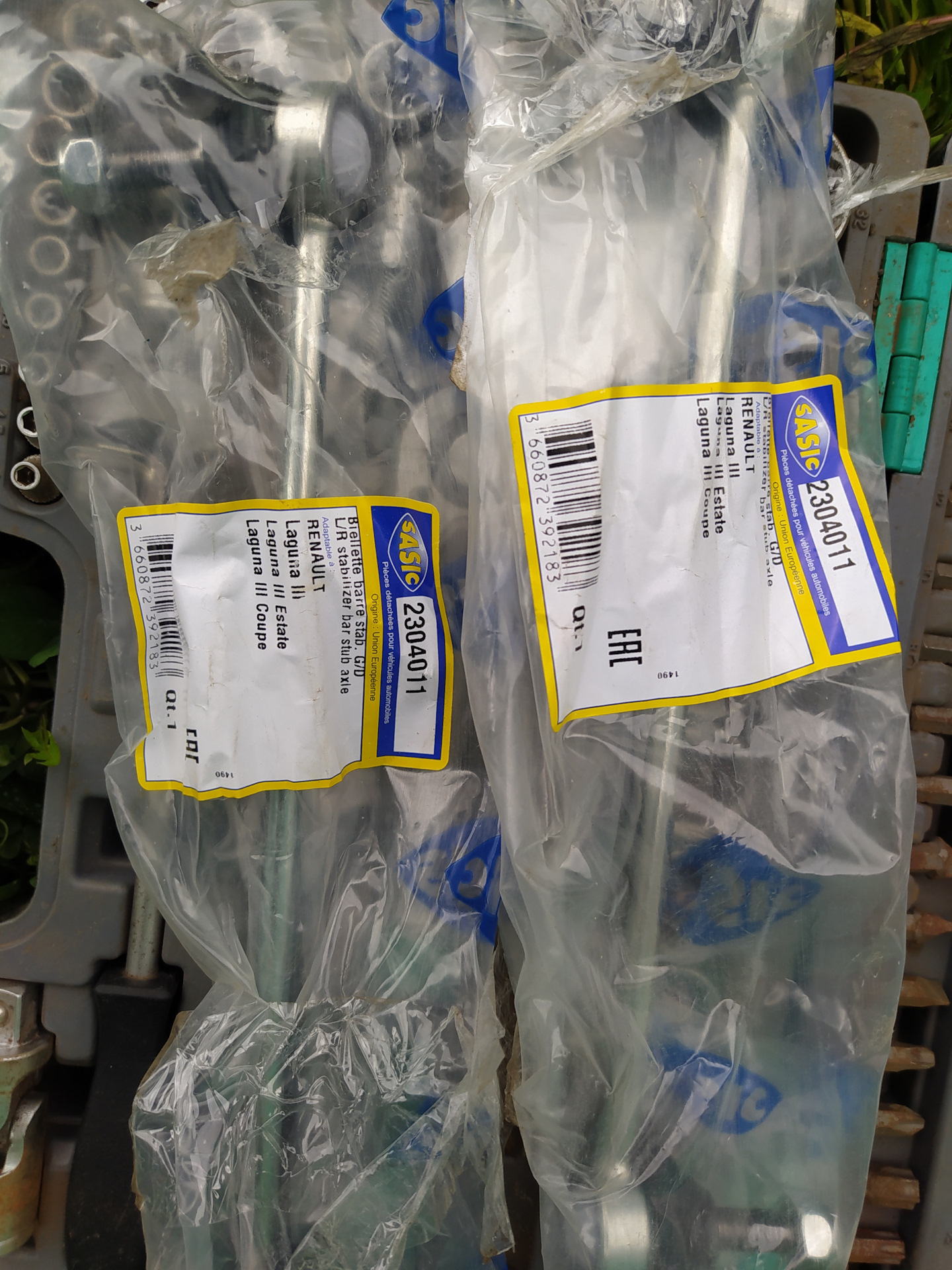 Замена стоек стабилизатора и прибывший молдинг — Renault Laguna III, 1 ...