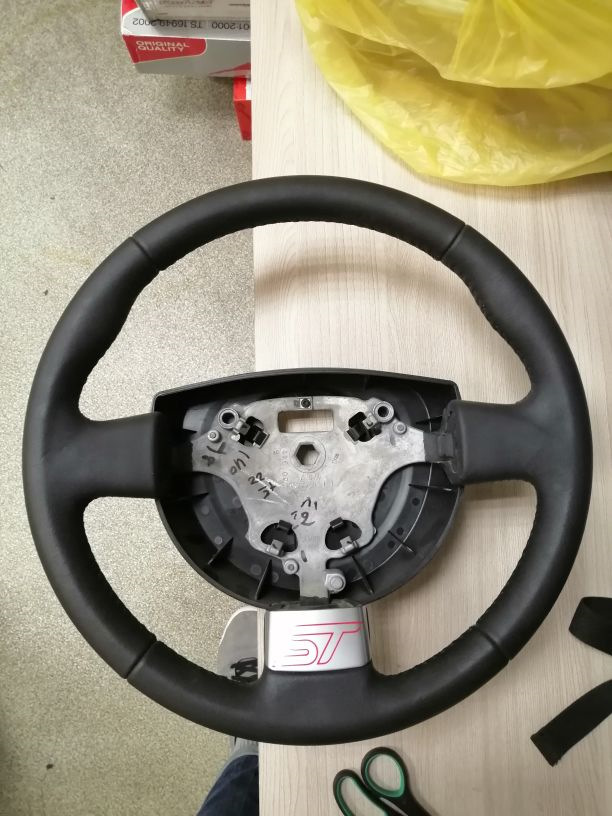 Не большая затравочка (Руль Кожа NEW) — Ford Fiesta (Mk V), 1,4 л, 2006 ...