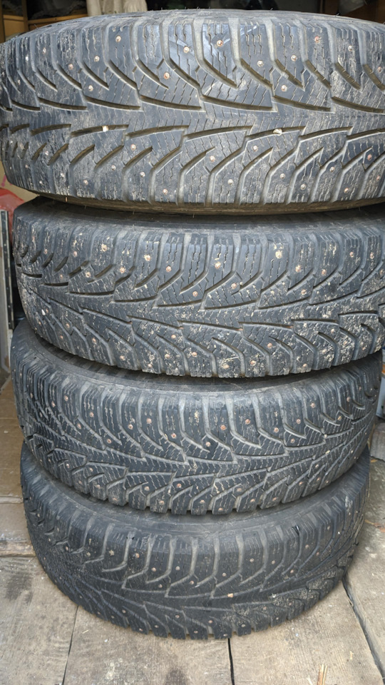 Шины зимние шипованные Nokian 215/75 R16, литые диски Диски на гранд ...
