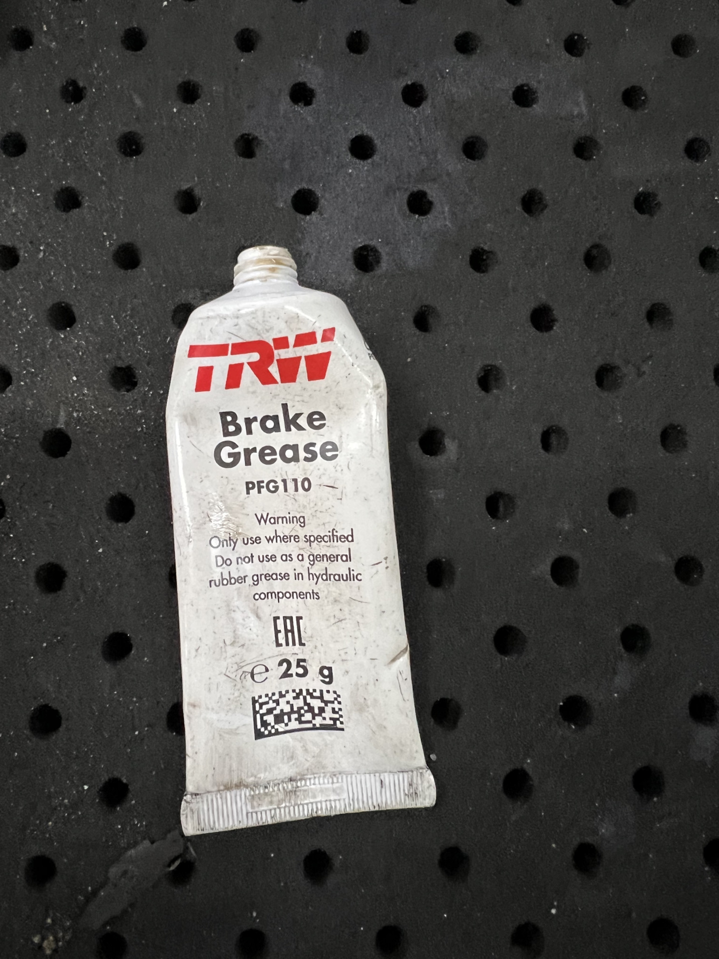 Упоры багажника нового образца 5JA 827 249 C — Skoda Octavia A8 Mk4, 2 ...