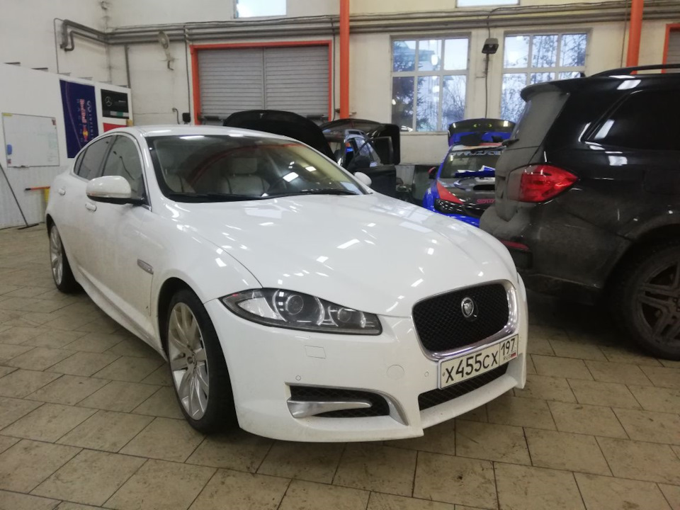Замена топливного и воздушного фильтров, ручка двери — Jaguar XF (1G ...