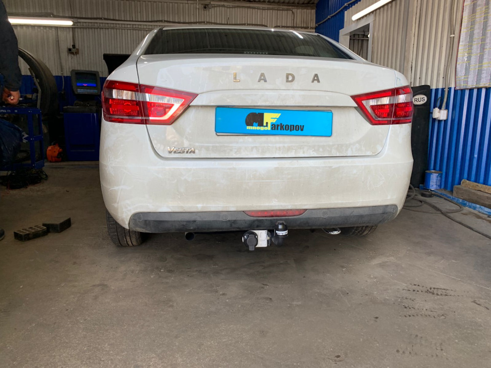 Установка фаркопа Avtos VAZ-65 на Lada Vesta седан — Mnogofarkopov.ru ...