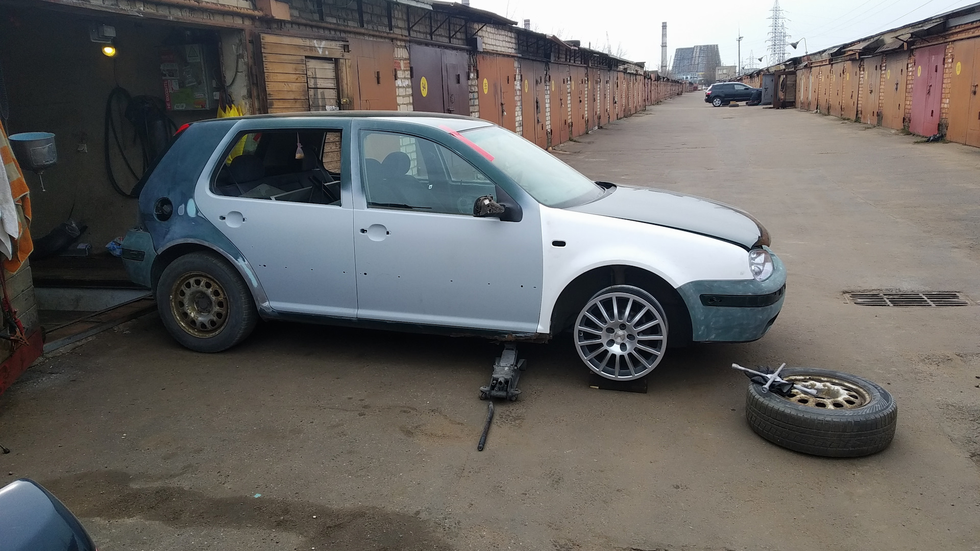 Volkswagen Golf Mk4 1.6 бензиновый 1998 | R32 style на DRIVE2