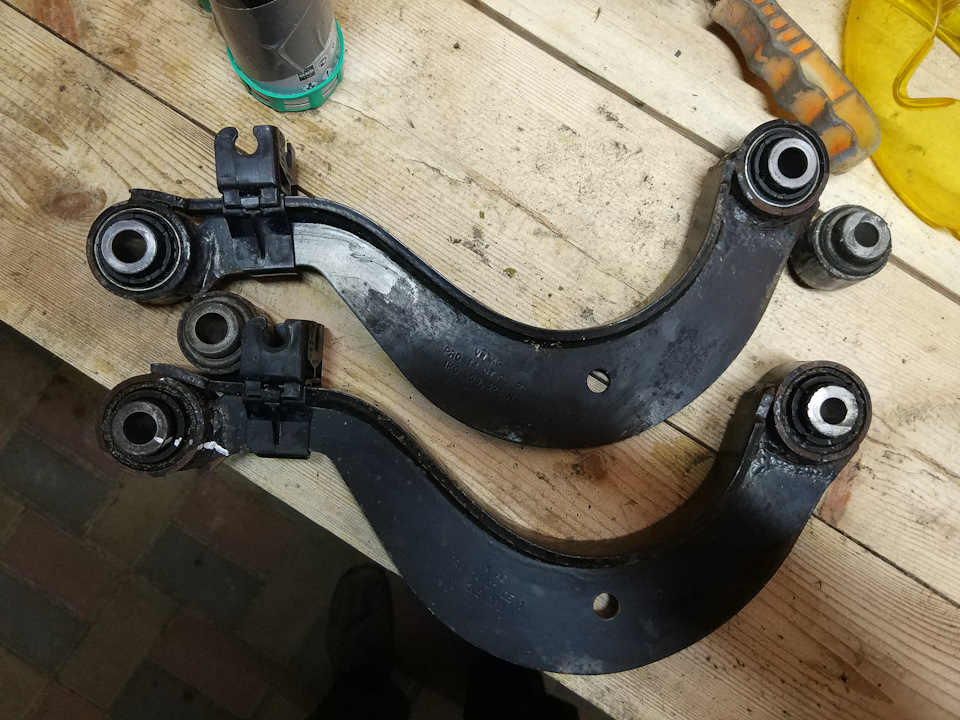 1K0505203A Сайлент-блок рычага независимой подвески VAG | Запчасти на ...