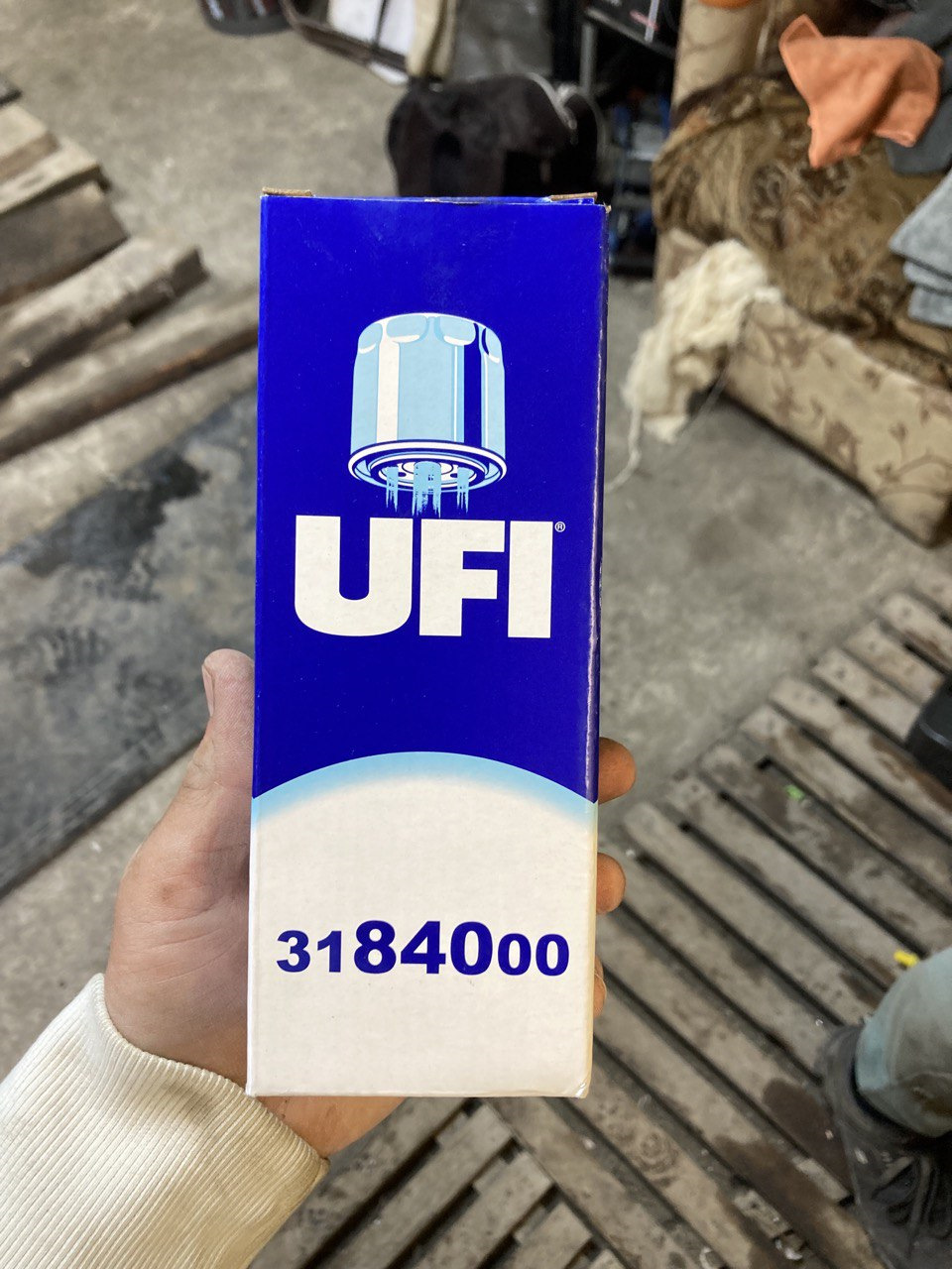 Замена топливного фильтра — Skoda Yeti, 1,8 л, 2013 года | плановое ТО ...