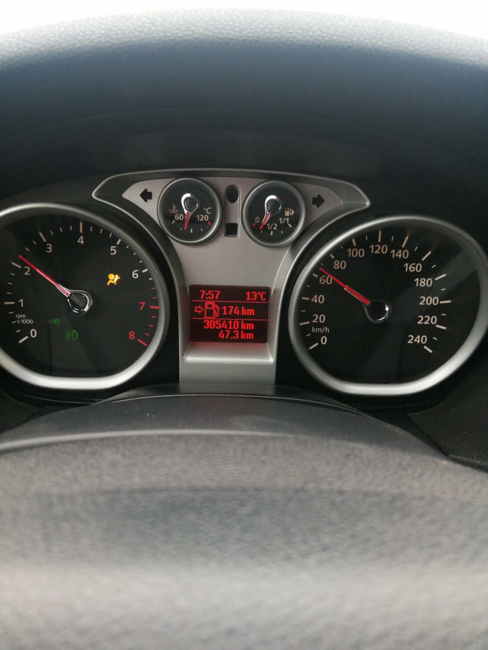 #51 Приборная панель рестайл — Ford Focus Hatchback II, 2 л, 2007 года ...
