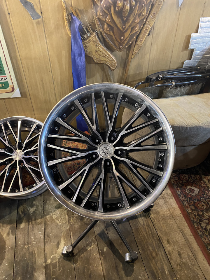 Литые диски work 8,5Jx20 ET35 5x114,3 на Honda CR-V (5G), Toyota ...