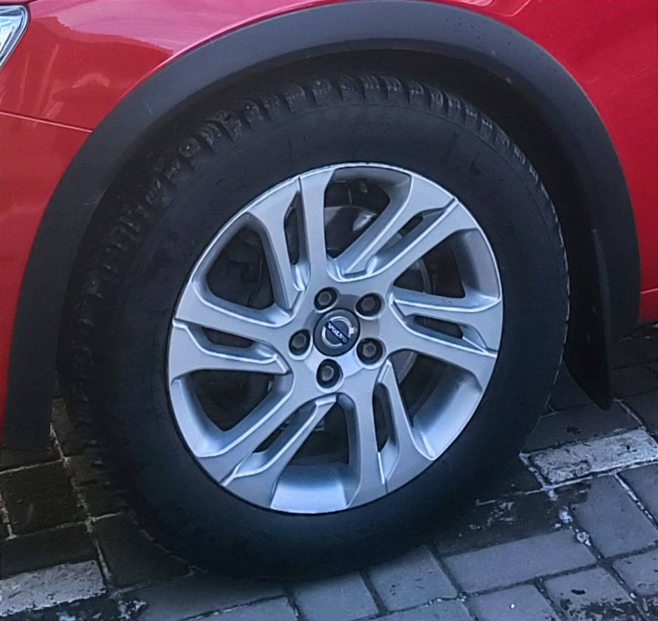 Колпачки колёсных болтов — Volvo V60 Cross Country (1G), 2,4 л, 2016 ...