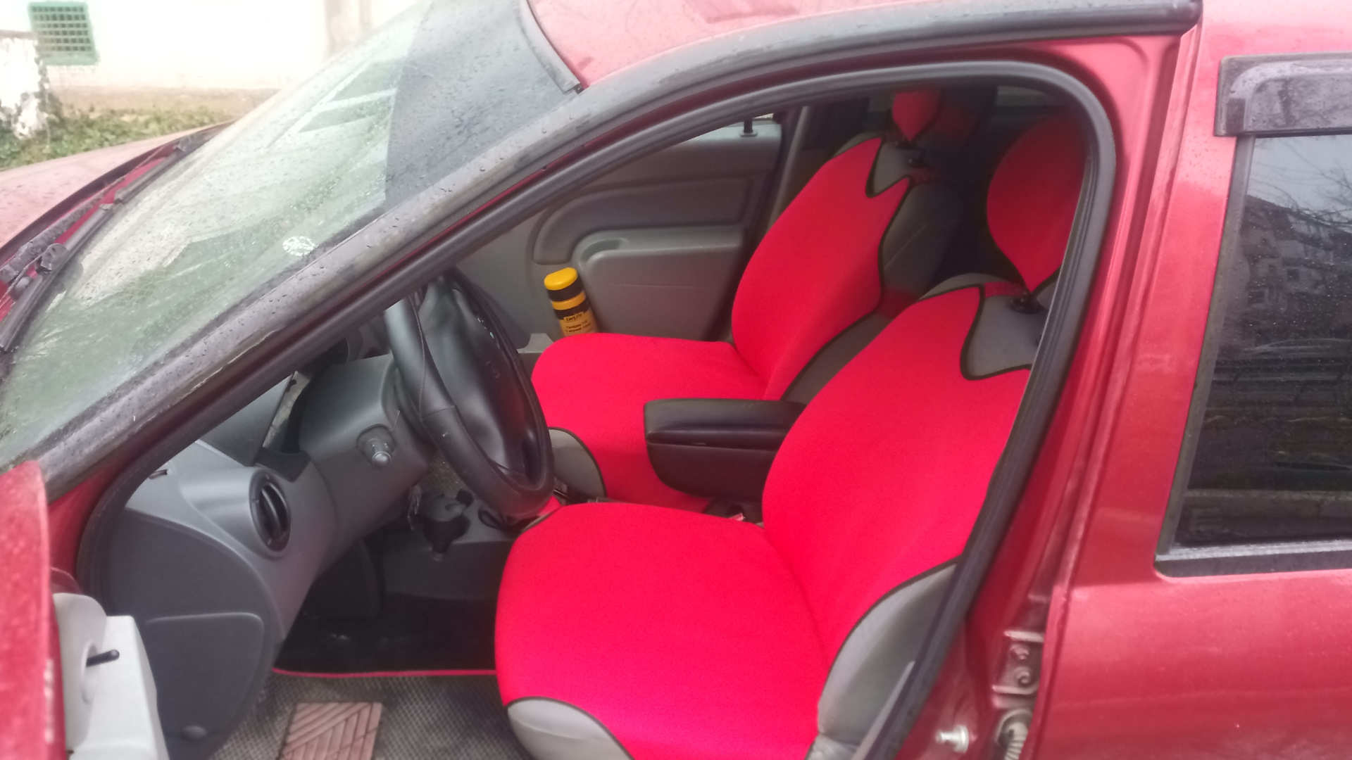 Чехлы-маечки — Renault Logan (1G), 1,6 л, 2009 года | аксессуары | DRIVE2