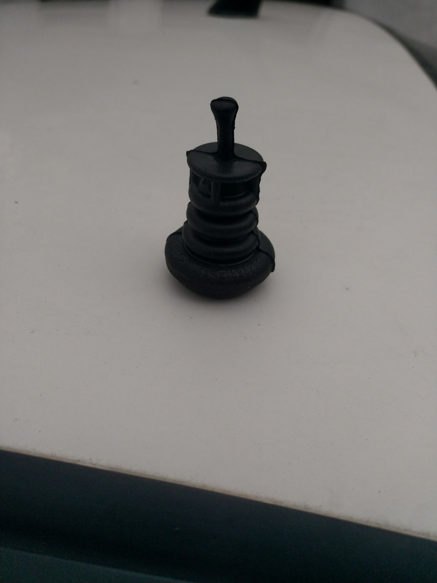 Обслуживание открывания капота) — Volkswagen Polo Classic Mk3, 1,6 л ...