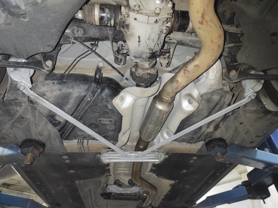 Распорка m3 F80 и растяжка F32 — BMW 3 series (F30), 2 л, 2013 года ...