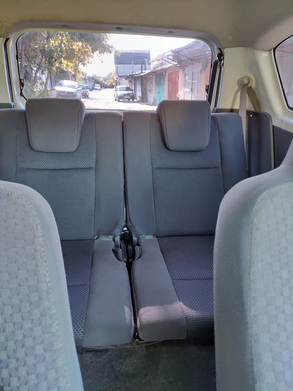 Новые сиденья и новая магнитола. — Daihatsu Mira (L275/L285), 0,7 л, 2008 года | своими руками ...