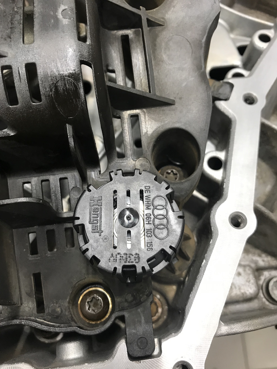 06H103156 Клапан обратный VAG | Запчасти на DRIVE2