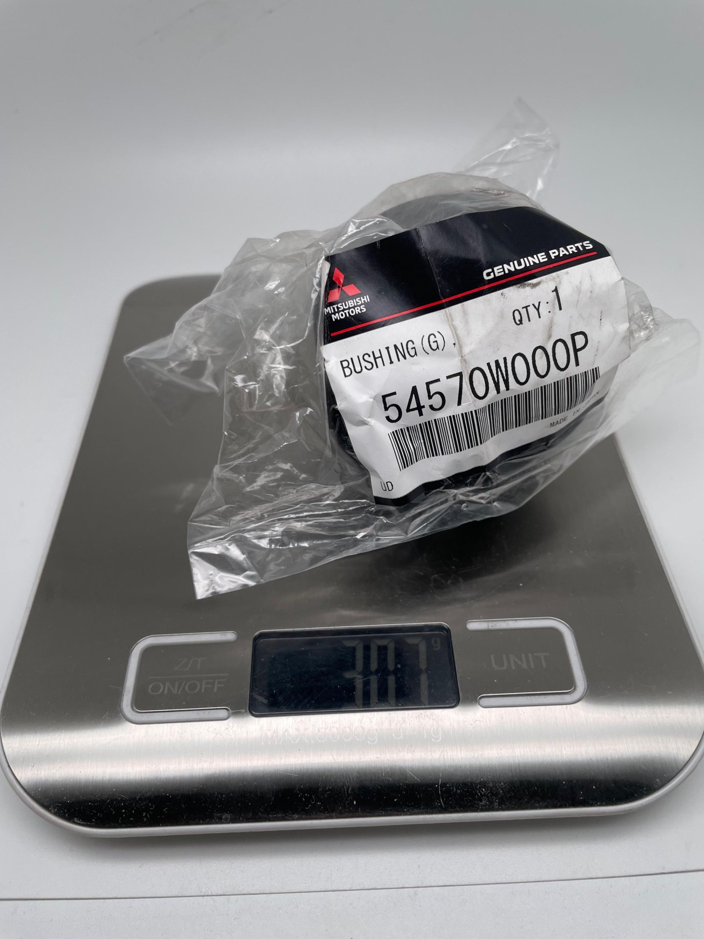 Оригинальный сайлентблок 4013A426 MR403441 — DRIVE2