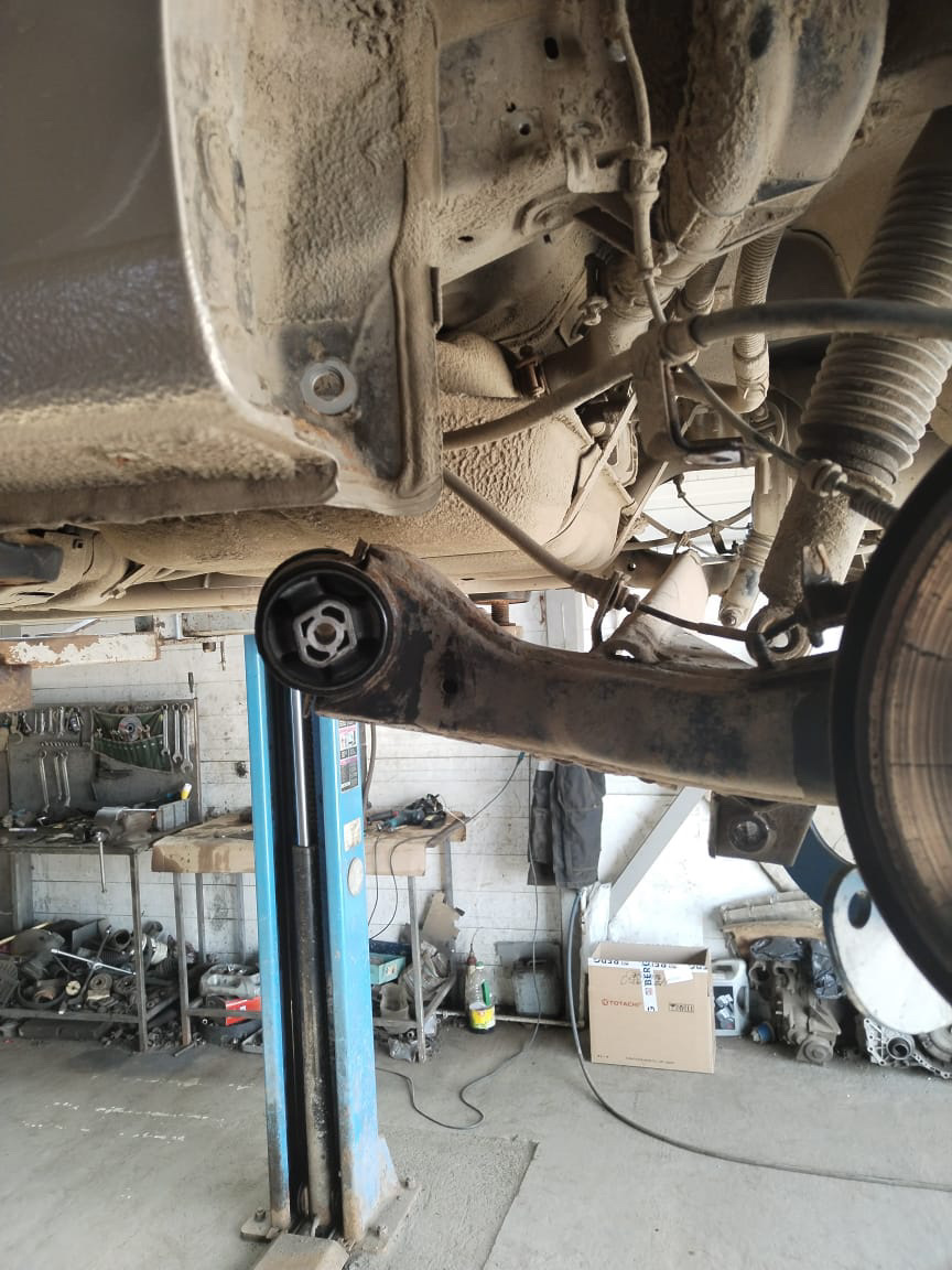 Сайлентблоки задней балки — Hyundai Solaris (1G), 1,6 л, 2013 года ...
