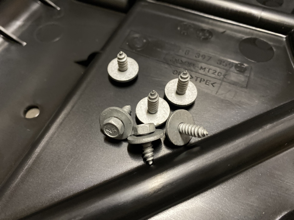 Новый воздуховод бампера — BMW Z3, 2,5 л, 2001 года | запчасти | DRIVE2