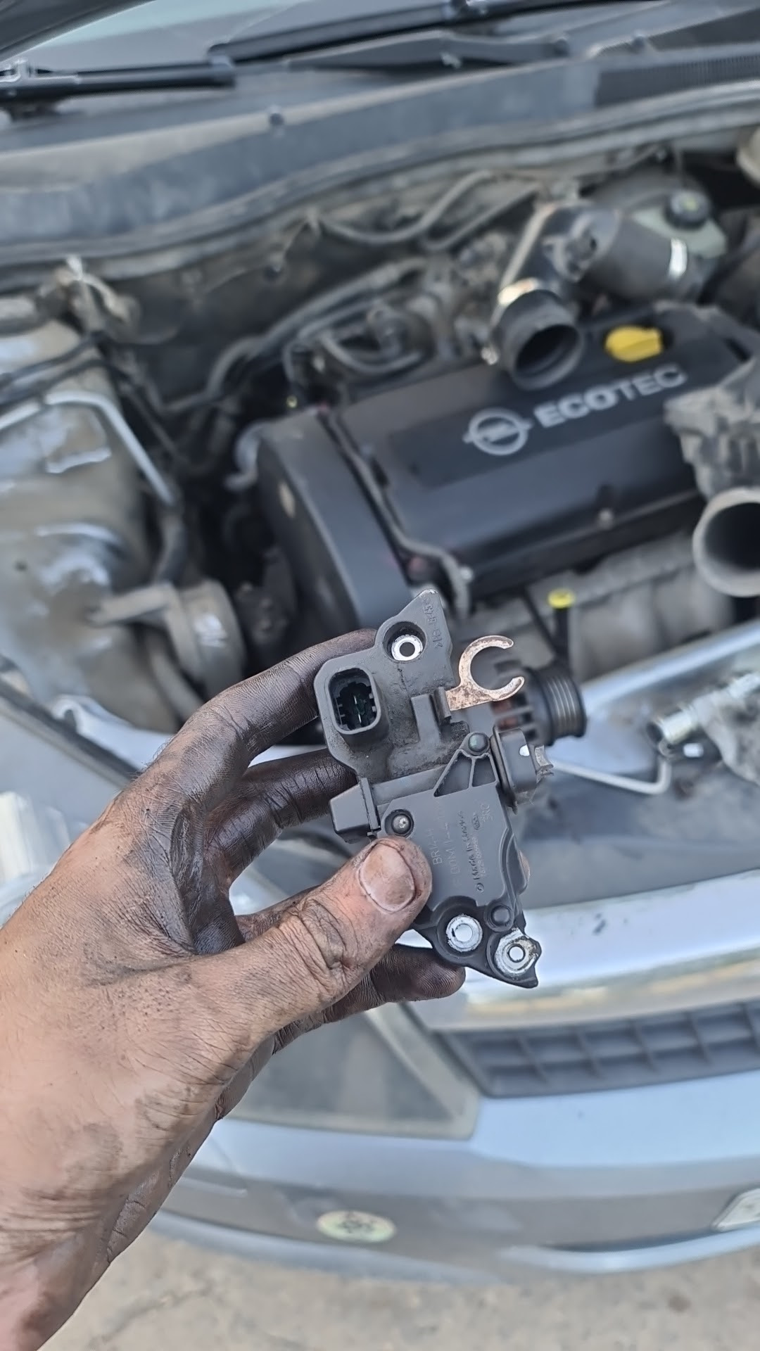 Низкое напряжение "красный аккумулятор" P0621 — Opel Astra H, 1,6 л ...