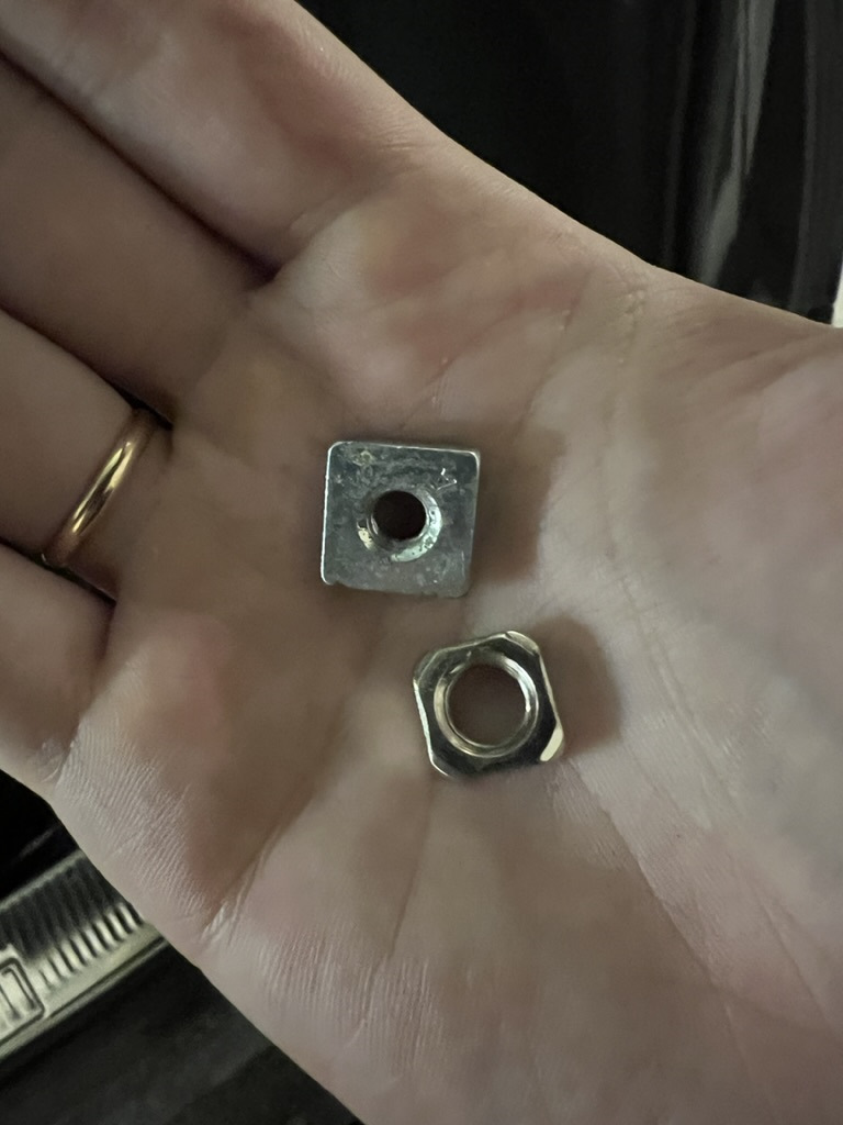 Система крепления груза в багажник — Audi Q7 (1G), 3 л, 2008 года ...