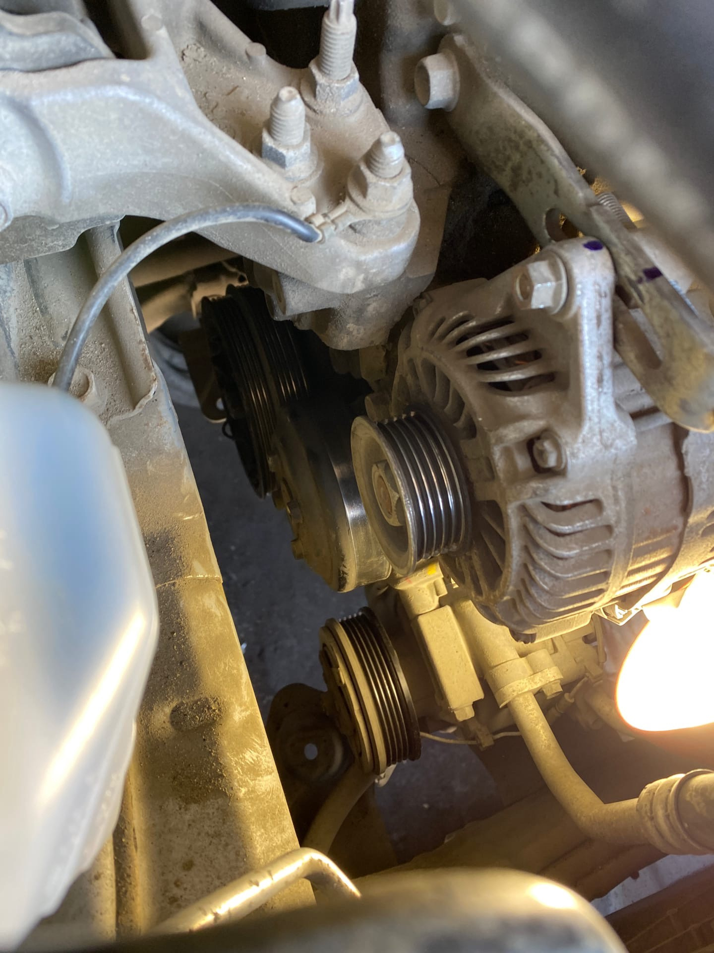 Ремень ГУР и ремень генератора — Mitsubishi Lancer X, 1,6 л, 2011 года ...