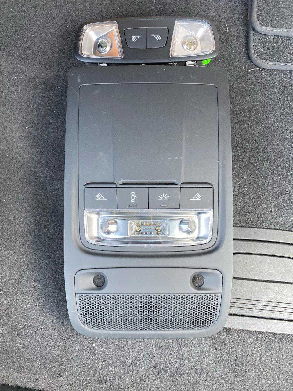 Установка новых плафонов и замена радиатора — Audi Q3 (1G), 2 л, 2012 ...