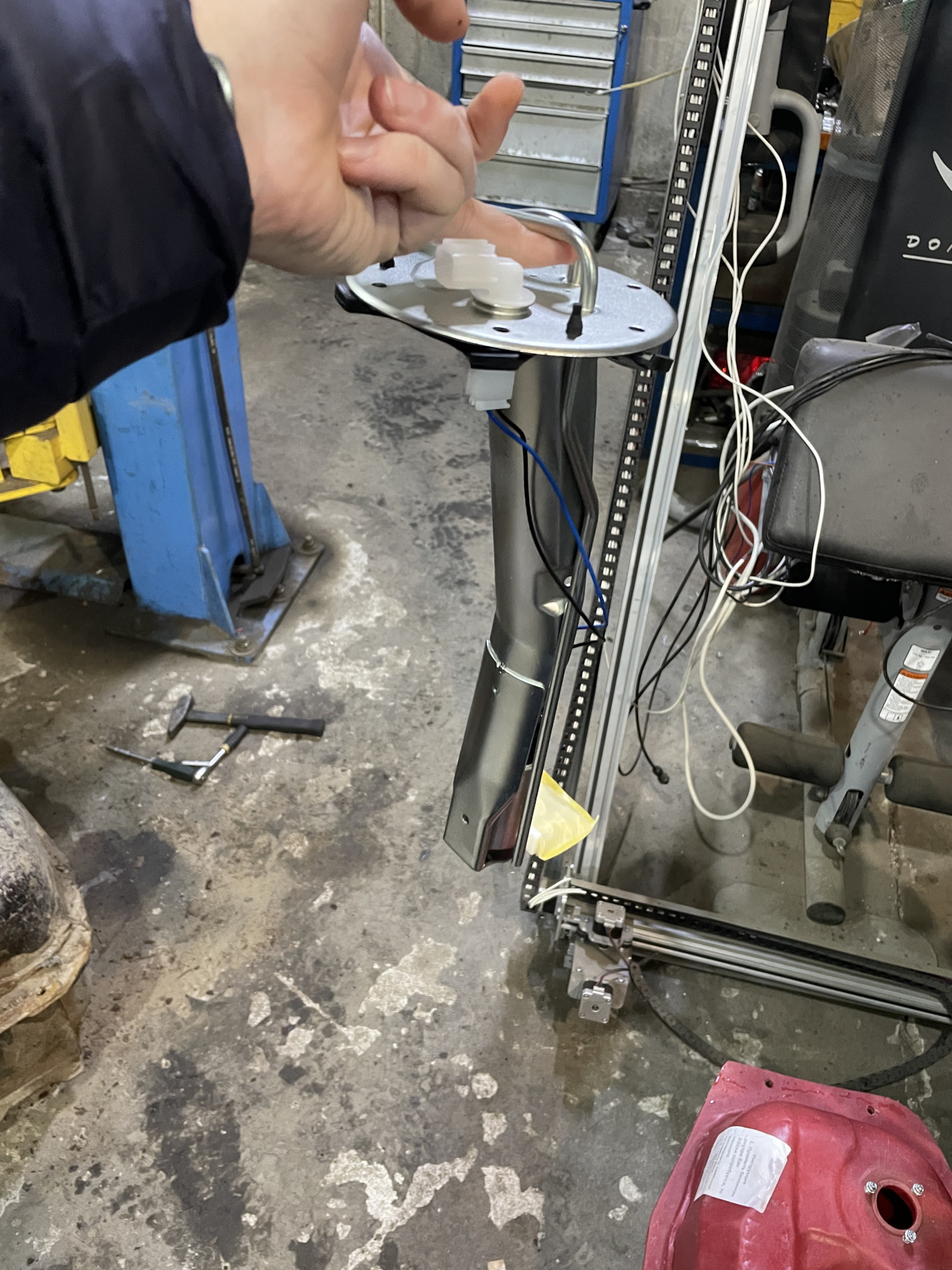 Замена топливного насоса и бака — Mitsubishi Pajero Sport (1G), 3 л ...