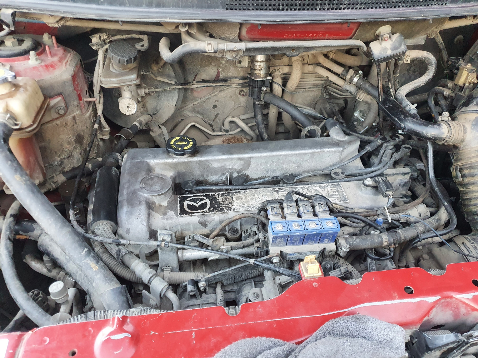 Немного эстетики. Перенос доп помпы — Mazda MPV II, 2,3 л, 2002 года ...