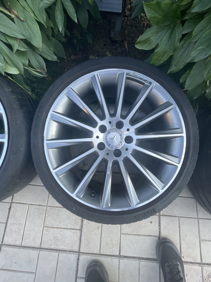 Шины летние Pirelli 255/35 R19, кованые диски Mercedes Benz 8,5Jx19 ...