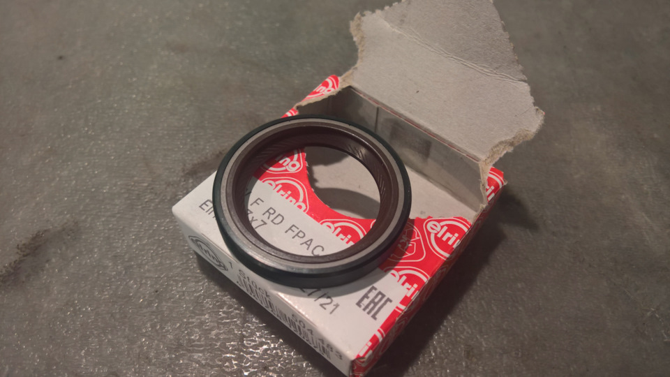 Elring 504.483 — правильный аналог переднего сальника коленвала ...