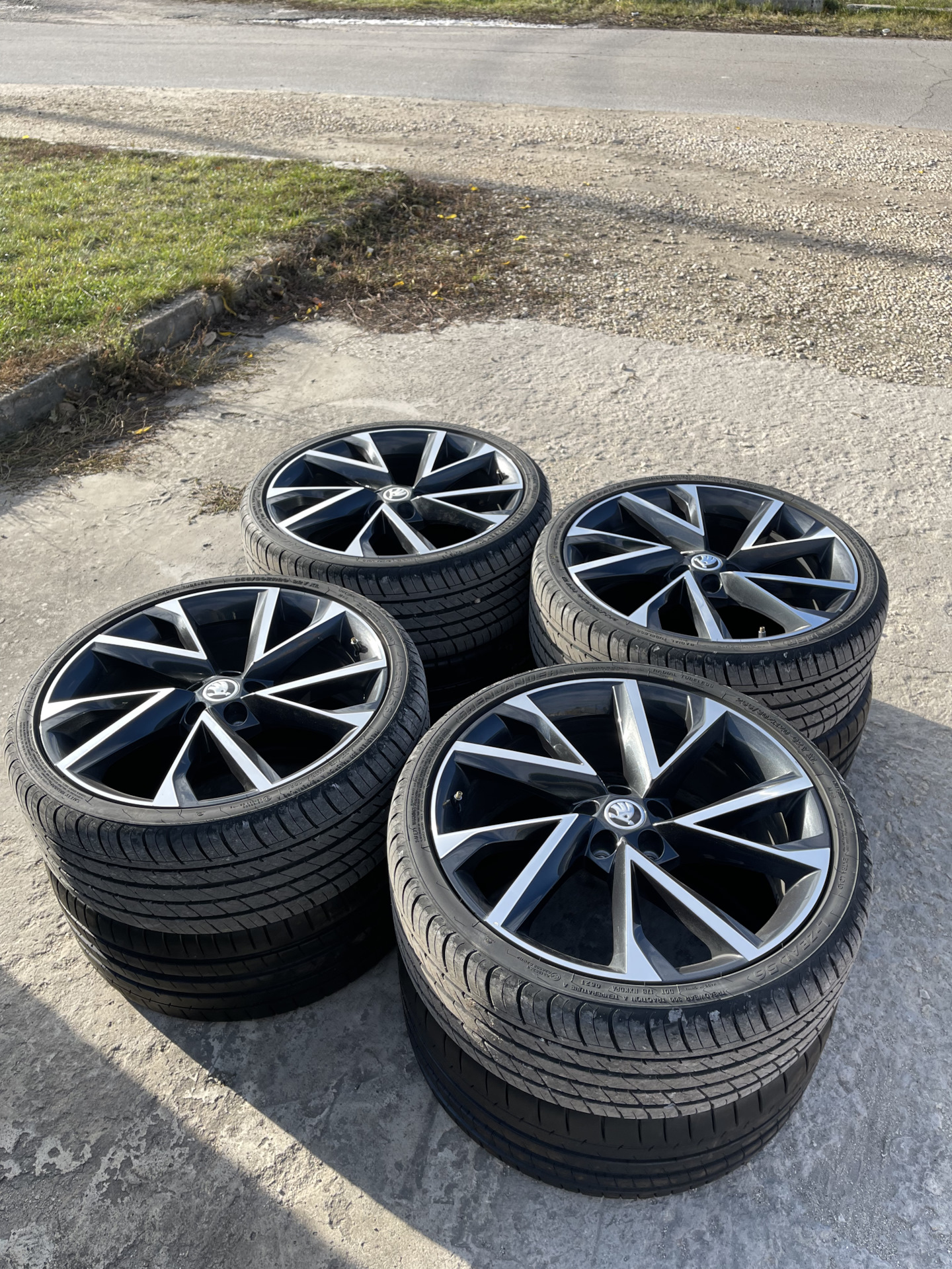 Лето the end, story VEGA R20 rims the end — Skoda Superb Mk3, 2 л, 2017 ...