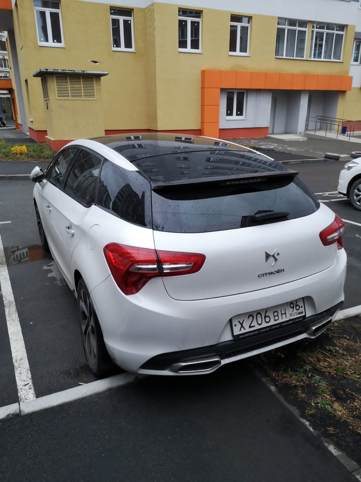 И Ленин такой молодой и юный октябрь впереди! — Citroen DS5, 1,6 л, 2012 года | визит на сервис ...